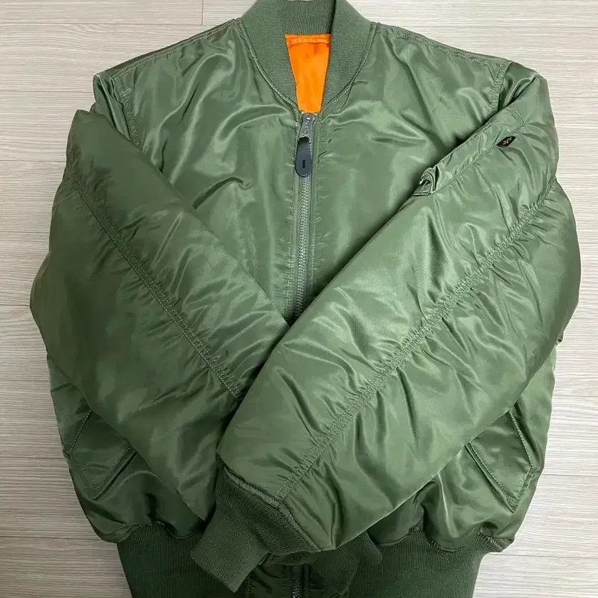 ALPHA INDUSTRIES | 알파인더스트리 Alpha Industries MA-1 Sage Green (L) #알파인더스트리,#알파인더스트리l on Bunjang ...