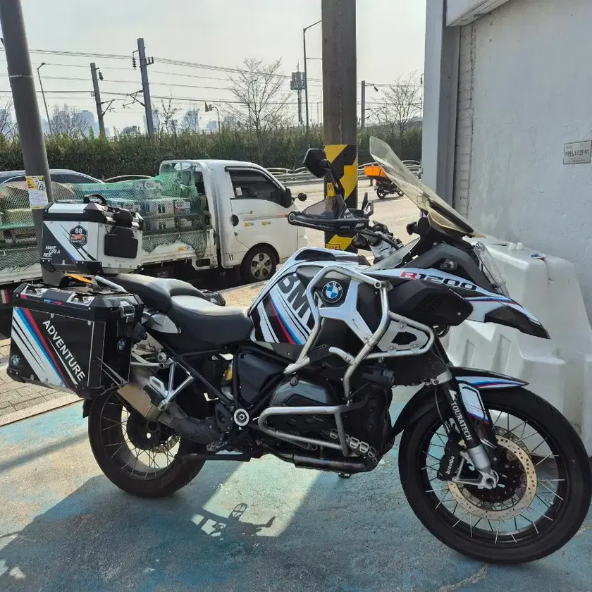 BMW Bmw R1200GS ADV 2015 on Bunjang Global Site.