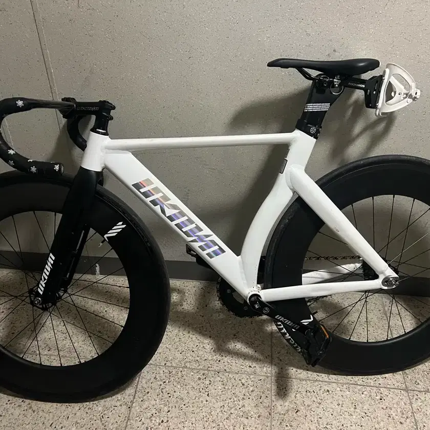 UNKNOWN | 언노운 Unknown LV3 Belle 88 Rim 2023 model on Bunjang Global Site.