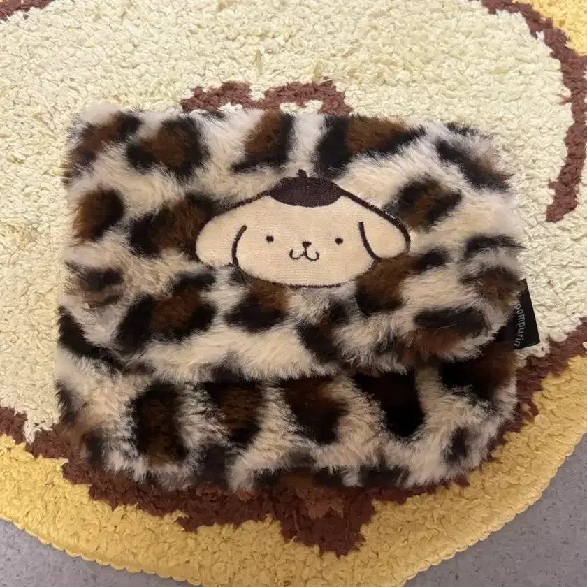 POMPOMPURIN | 폼폼푸린 Pompompurin Gal Leopard Fur Powch on Bunjang Global ...