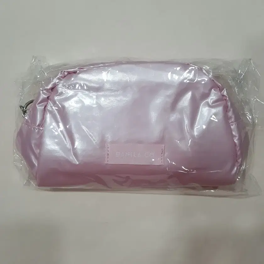 Banila Co Pink Crescent Padding Pouch sealed #바닐라코,#바닐라코클렌징밤,#헬로키티레디백 ...
