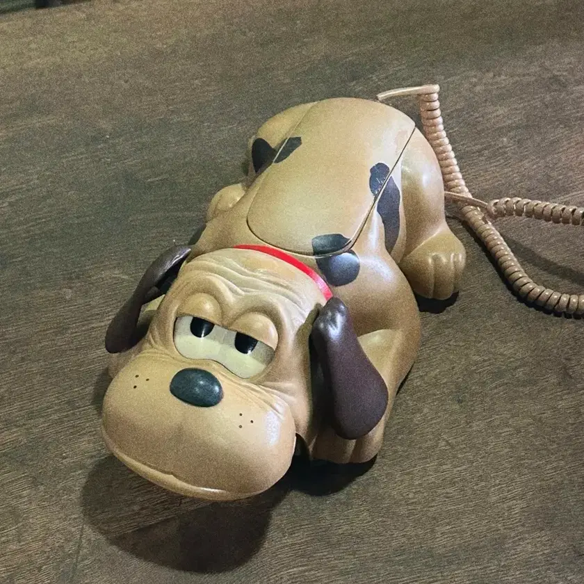 Vintage character telephone on Bunjang Global Site.