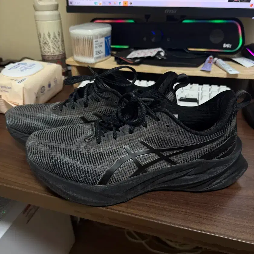 ASICS | 아식스 Asics Novablast 3 280, good condition, running shoes on ...