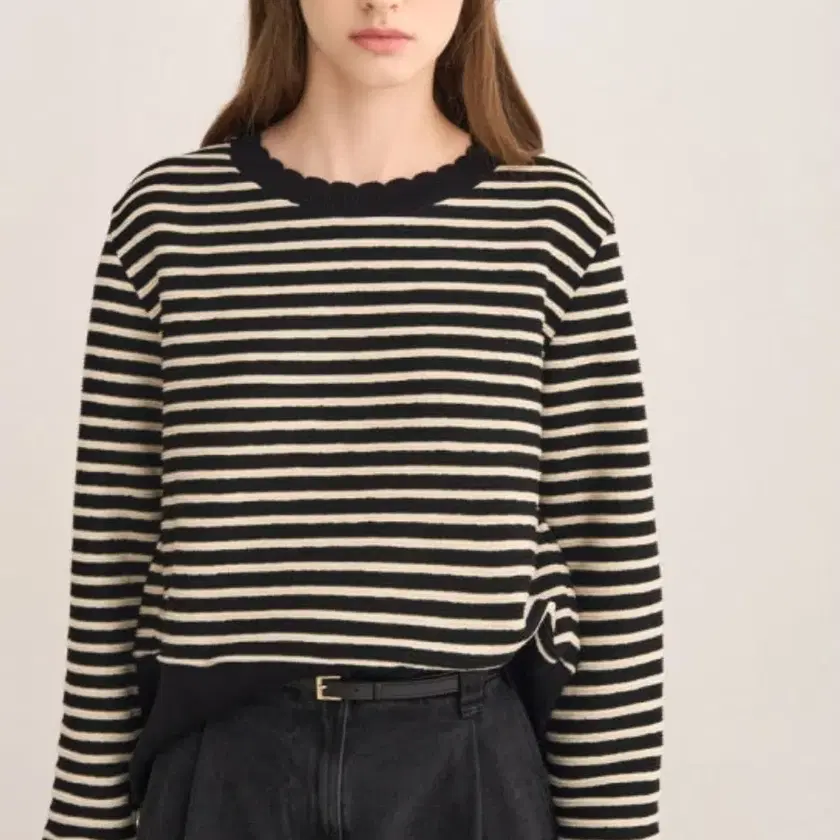 SJSJ Han Sjsj 24FW Scarlet Hem Stripe Knit Size 85F #SJSJ,#여성니트,#정장룩,#오피스룩,#캐주얼룩 on Bunjang ...