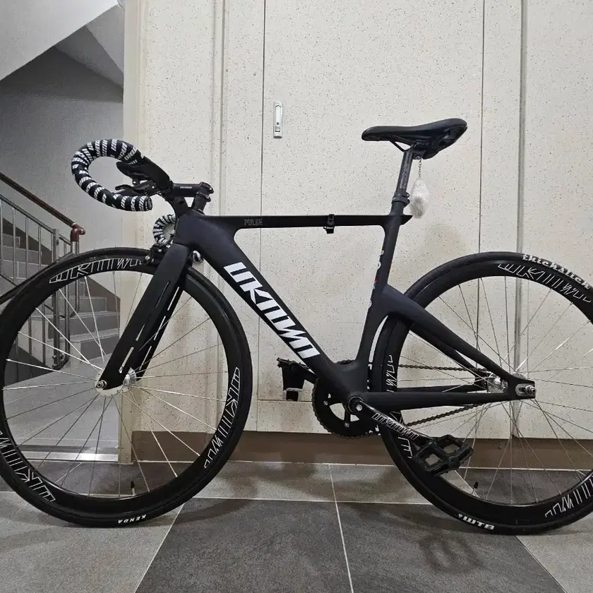 UNKNOWN | 언노운 Unknown Pulse 2024 on Bunjang Global Site.