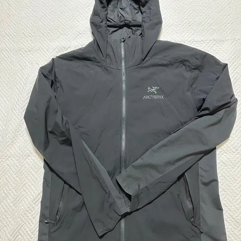 ARC'TERYX | 아크테릭스 Arc'teryx Atom SL on Bunjang Global Site.