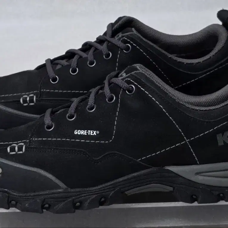 K2 K2 Gore-Tex Light Hiking & Trekking Shoes, Men's 275 on Bunjang Global Site.