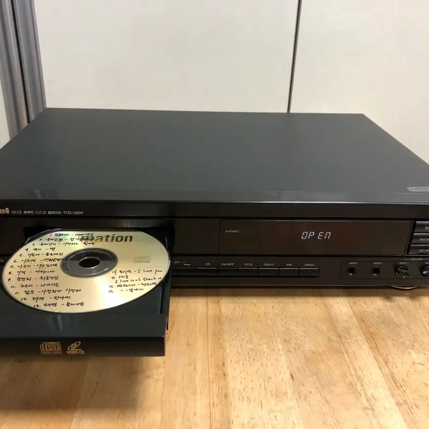 Taekwang Eroica CD Player TCD-1320V #오디오,#앰프,#시디플레이어,#VCD,#CD on Bunjang Global Site.