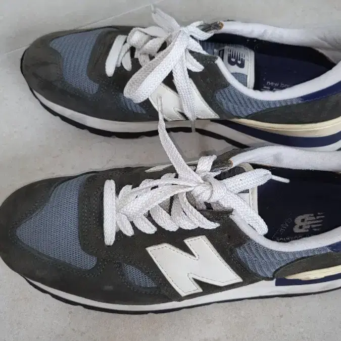 NEW BALANCE | 뉴발란스 New Balance m990 ceri size 270 on Bunjang Global Site.
