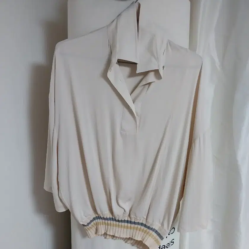 미샤블라우스5566 on Bunjang Global Site.