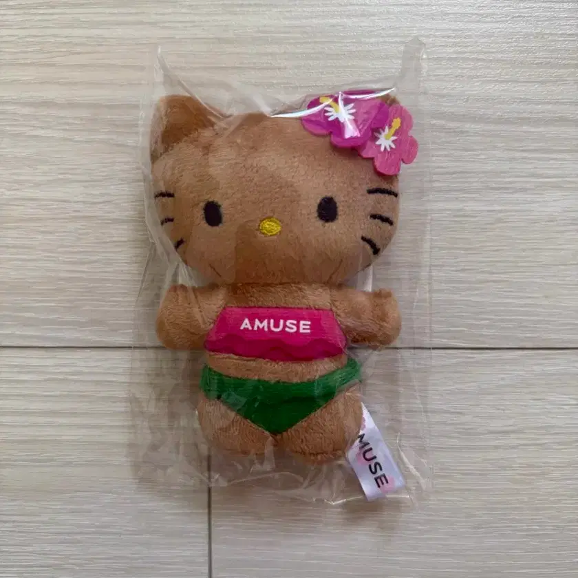 Amuse Hello Kitty Tanning Kitty Keyring #헬로키티,#헬로키티키링,#어뮤즈태닝키티 on ...