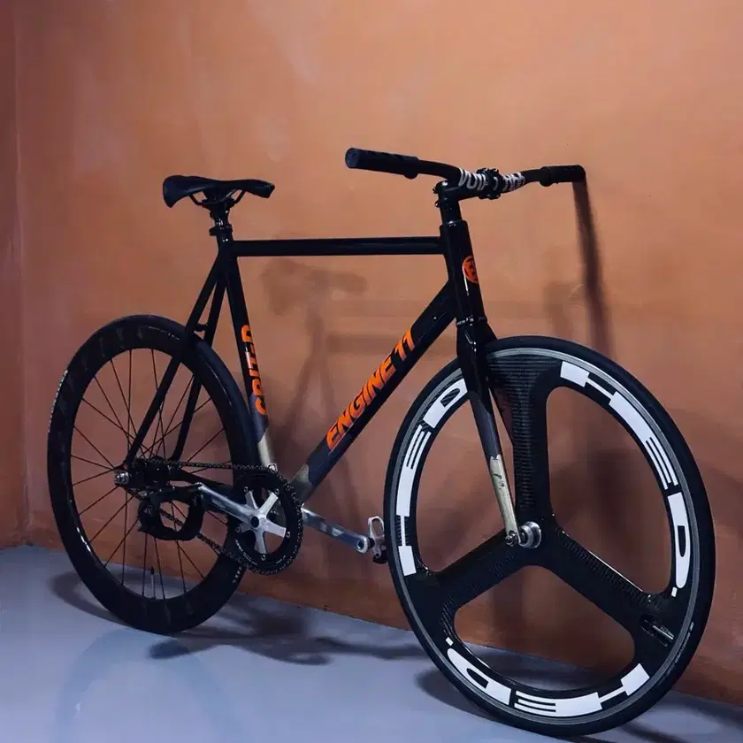 ENGINE11 | 엔진11 Engine11 Crit-D Black Orange XL on Bunjang Global Site.