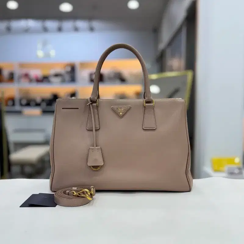 PRADA | 프라다 Prada Saffiano Lux Tote Bag BN2274 #프라다사피아노,#프라다럭스토트백,#프라다 ...