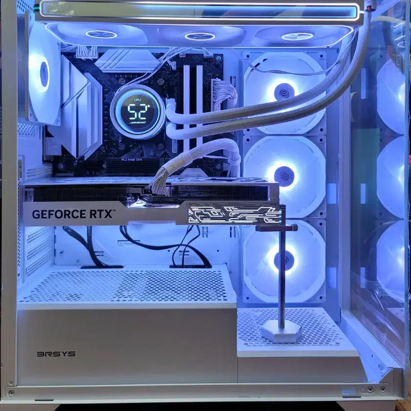 (In-person transaction only) 9800x3d 5080 32gb complete PC, like new on ...