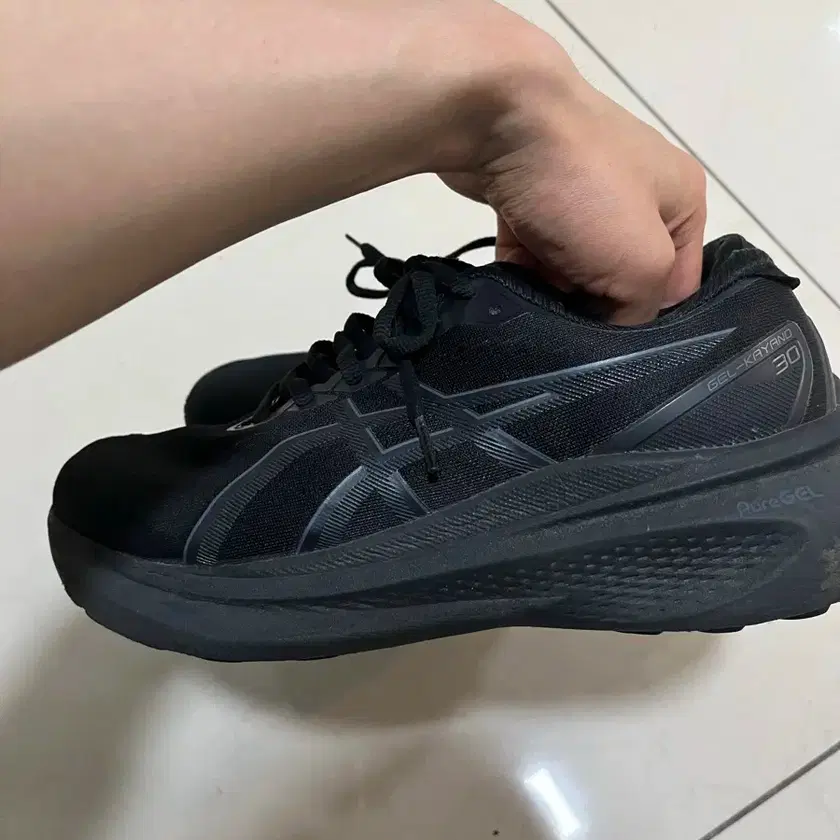 Gel-Kayano 30 4E Black 265 on Bunjang Global Site.