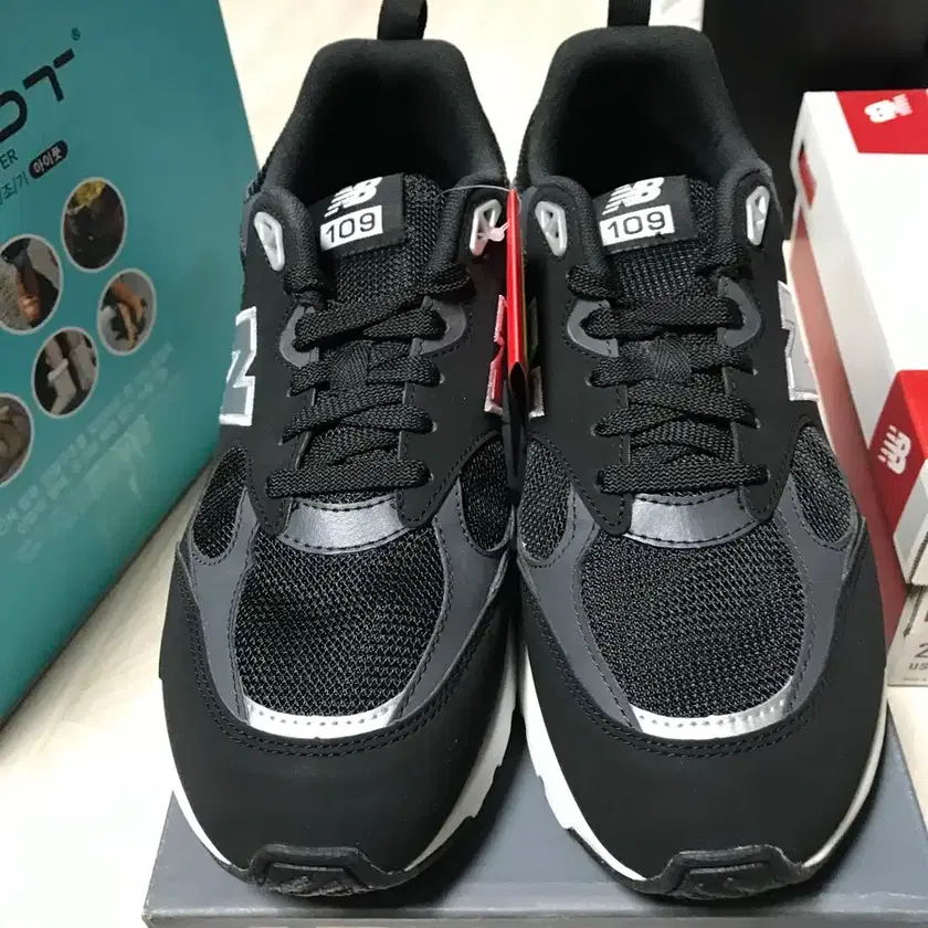 NEW BALANCE | 뉴발란스 New Balance size 280 #280 on Bunjang Global Site.