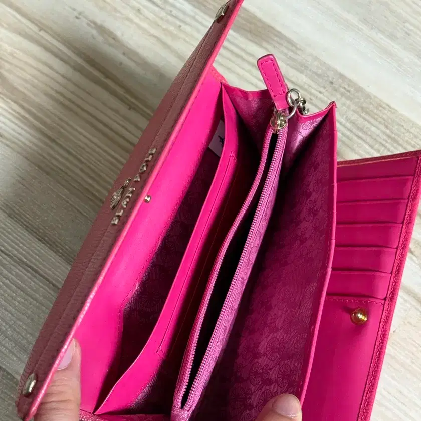 BEANPOLE | 빈폴 Beanpole Pink Long Wallet on Bunjang Global Site.