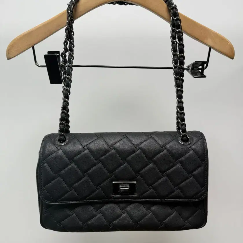 SISLEY | 시슬리 Sisley Crossbody Bag +Powch #시슬리 on Bunjang Global Site.