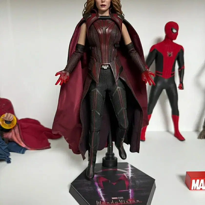 Marvel WandaVision Wanda Hot Toys Figure Full Box on Bunjang Global Site.