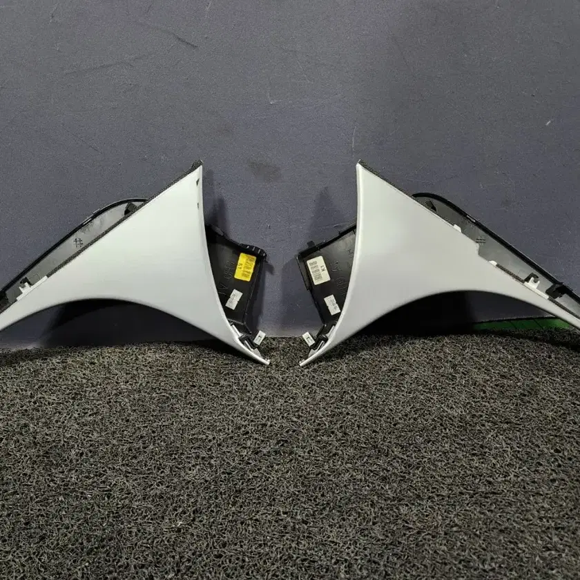 4299. YF Sonata Center Fascia Gear Panel Fixing Finishing Material Left ...