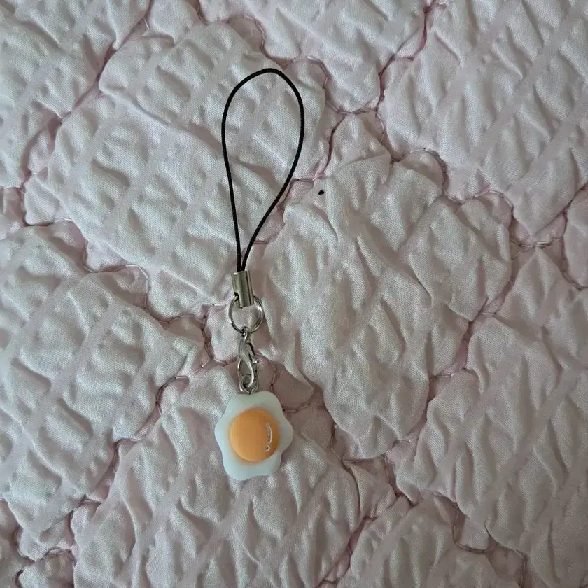 Fried Egg Keyring on Bunjang Global Site.