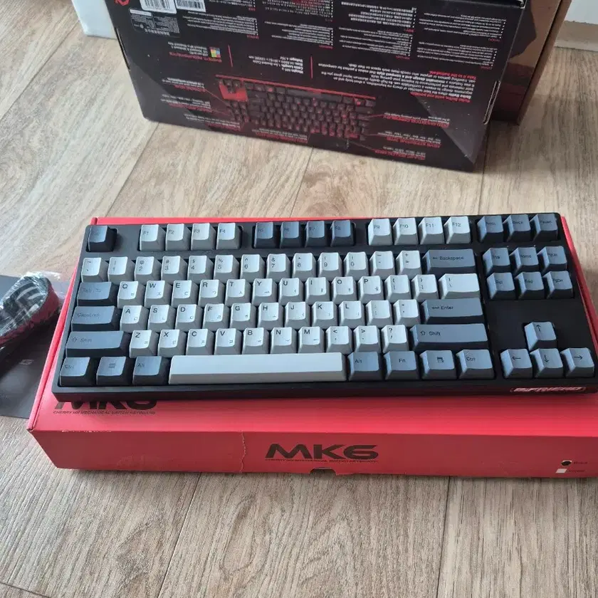 Bfriend MK6 Mechanical Keyboard on Bunjang Global Site.