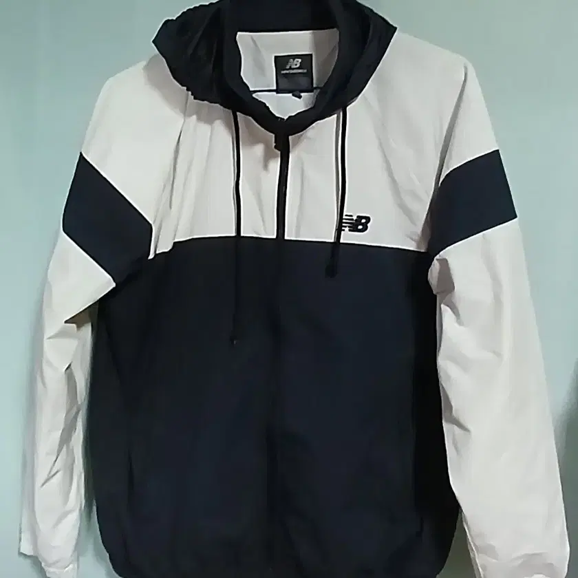 NEW BALANCE New Balance Windbreaker Jumper, Size 100 on Bunjang Global ...