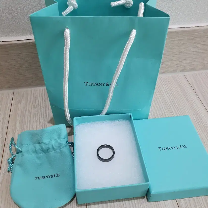TIFFANY & CO. | 티파니앤코 Authentic Tiffany & Co. Titanium Ring US5.5 on ...