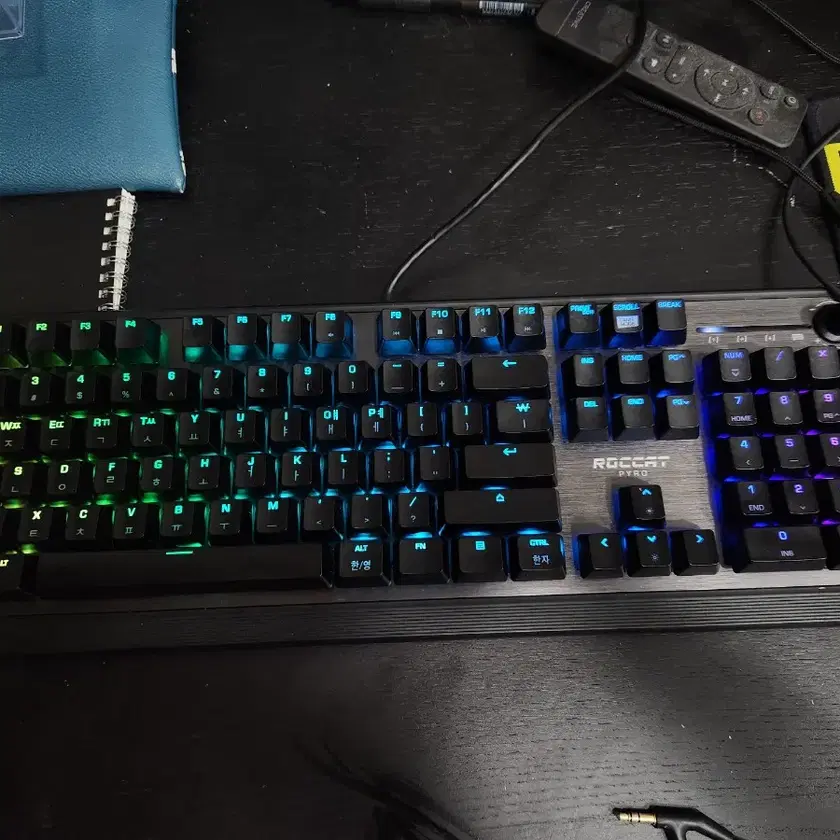 Mechanical Keyboard Roccat Pyro on Bunjang Global Site.