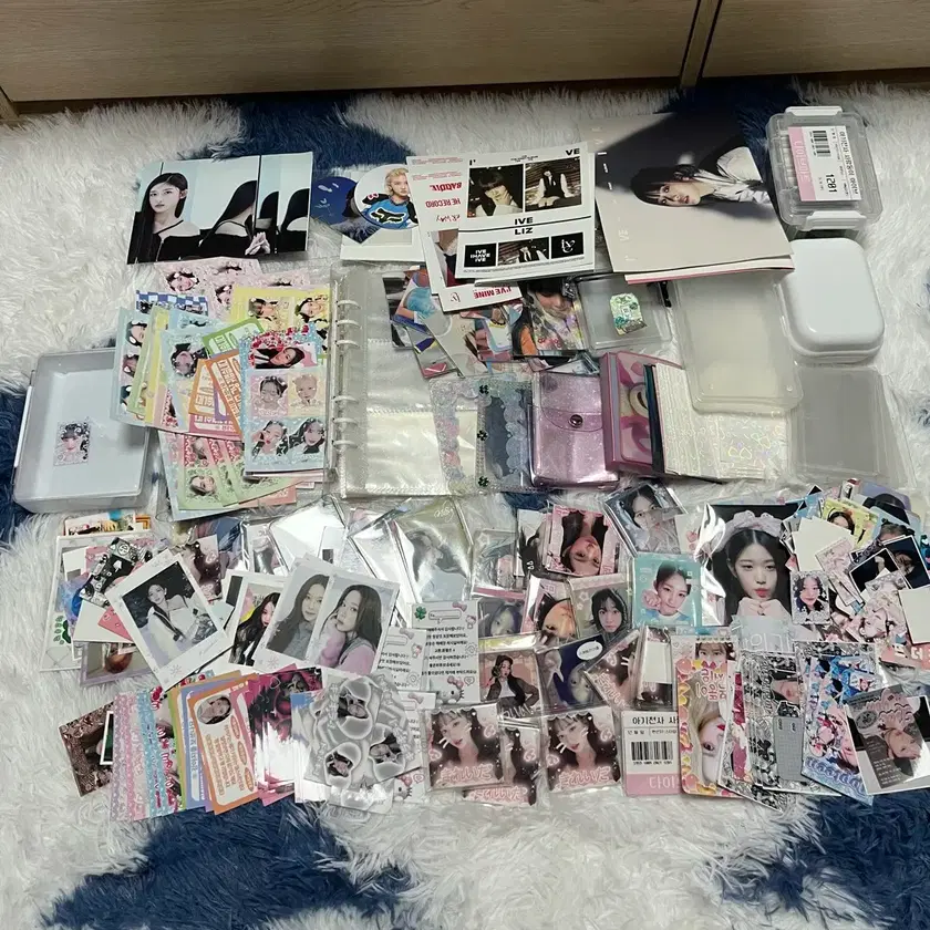 Ive, NewJeans, other idol photocard goods packaging system, packaging ...
