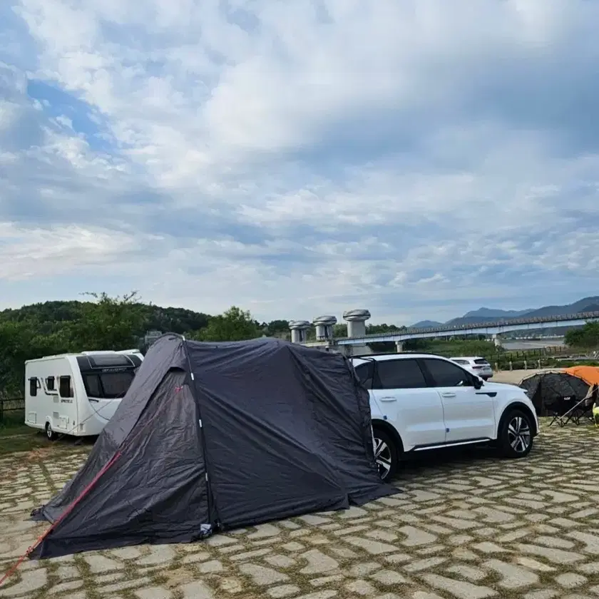 IDOOGEN Car Camping Tent (Mobility A2) on Bunjang Global Site.