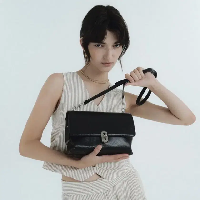 VUNQUE | 분크 Vunque Bag (Baguette Shoulder Small) on Bunjang Global Site.
