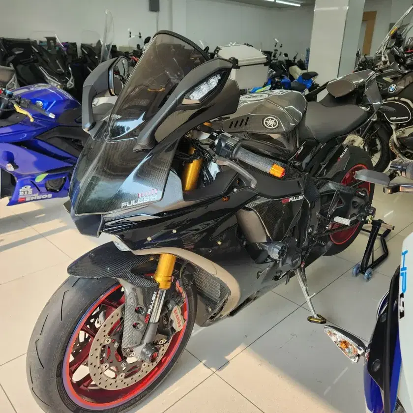 YAMAHA | 야마하 Selling a 2019 Yamaha R1 with Fullsix full tuning ...