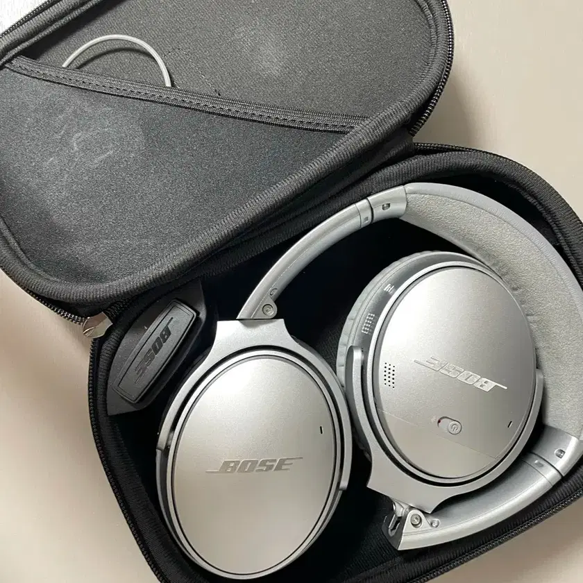 Bose QC35 Silver on Bunjang Global Site.