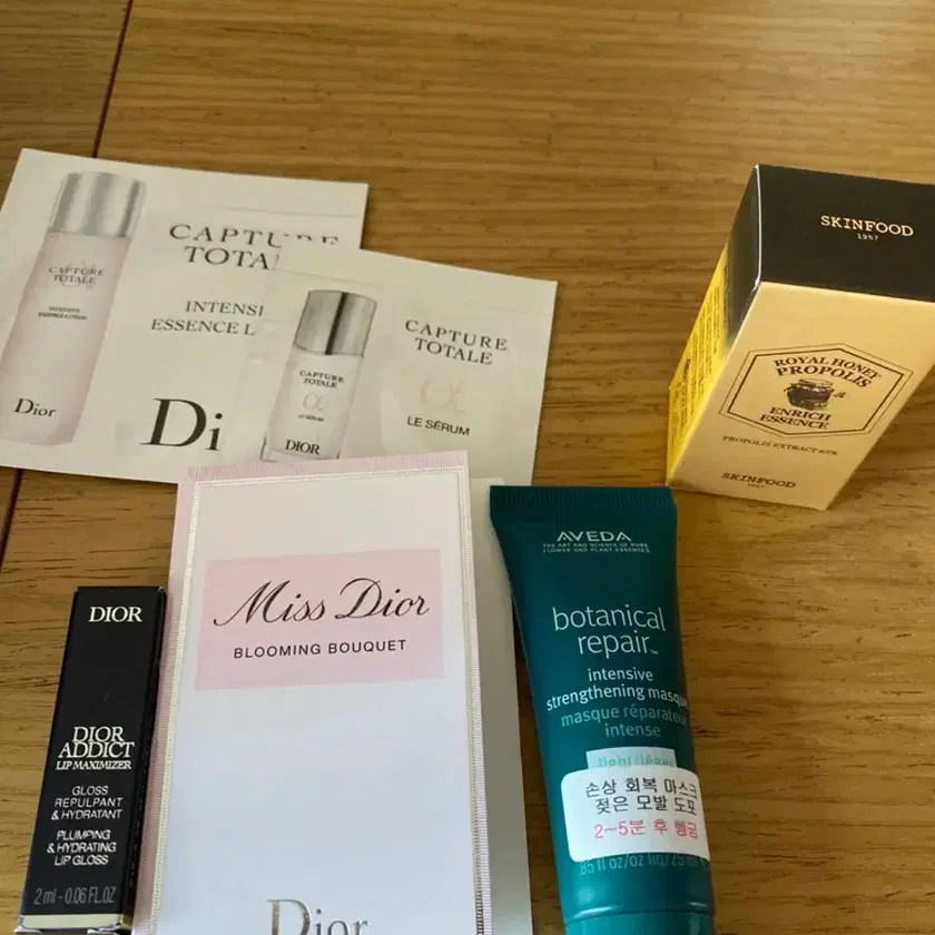 DIOR | 디올 Dior Addict Lip Maximizer Miniature on Bunjang Global Site.