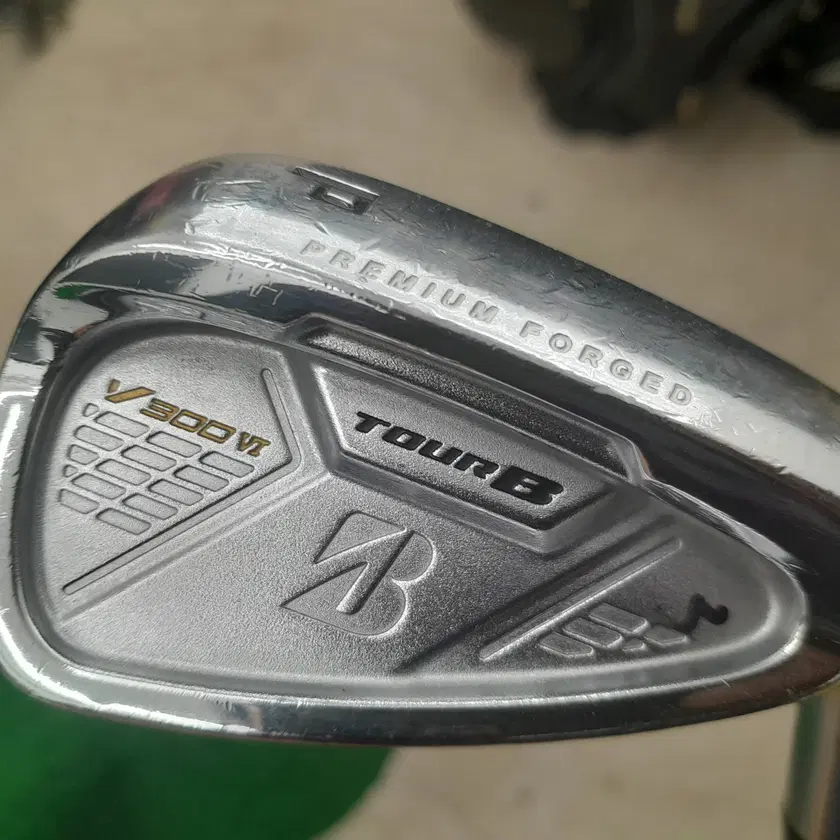 TOUR STAGE | 투어스테이지 Authentic TourStage V300-VI Lightweight Steel 950 R P Single Iron on Bunjang ...