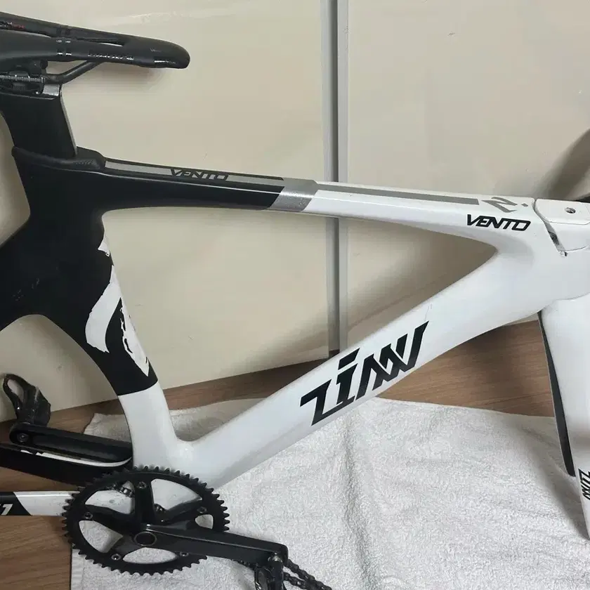 Jin Bike Bento is available as a folding bicycle. on Bunjang Global Site.