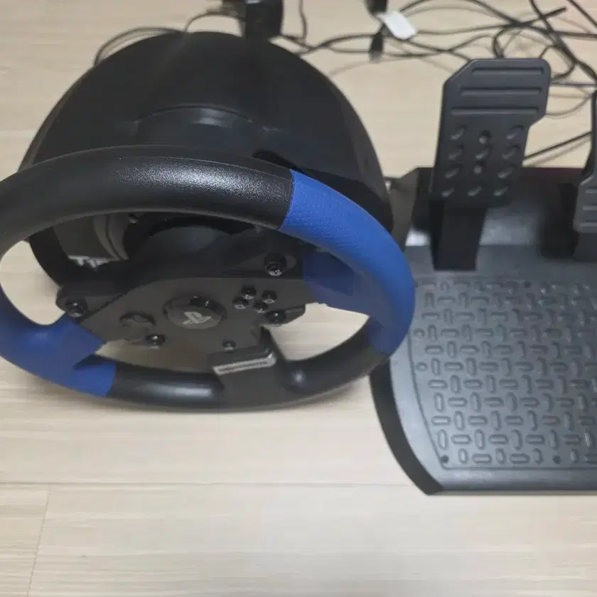 Thrustmaster T150 Racing Wheel on Bunjang Global Site.