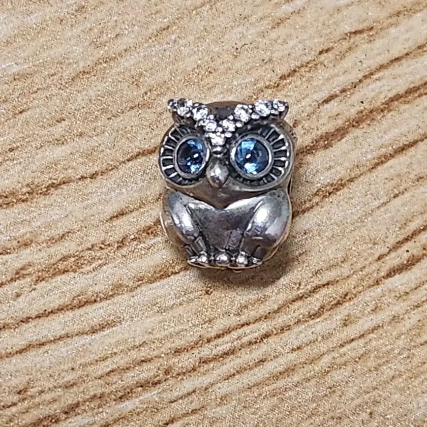 PANDORA | 판도라 Pandora Owl Charm on Bunjang Global Site.