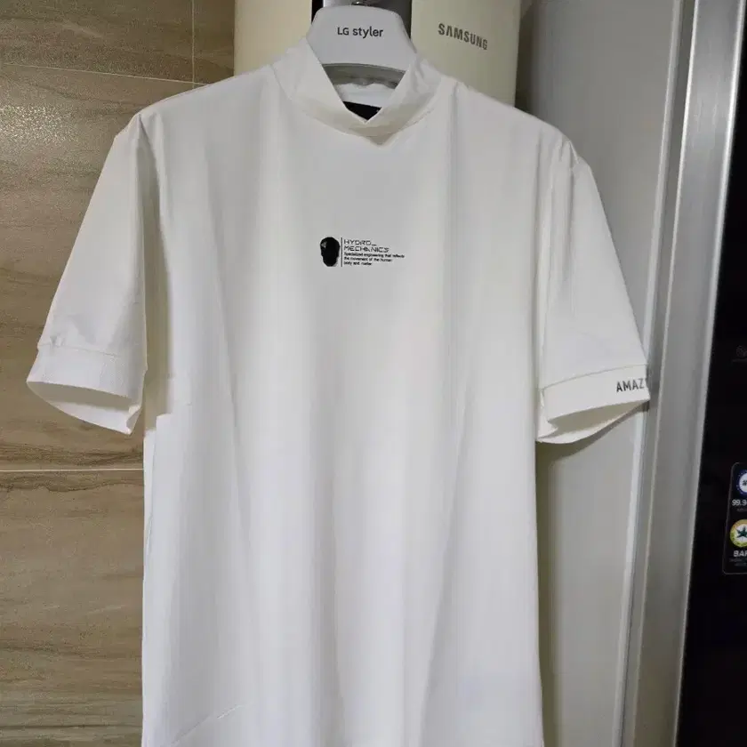 Amazingcree Men's Half-Neck T-Shirt on Bunjang Global Site.