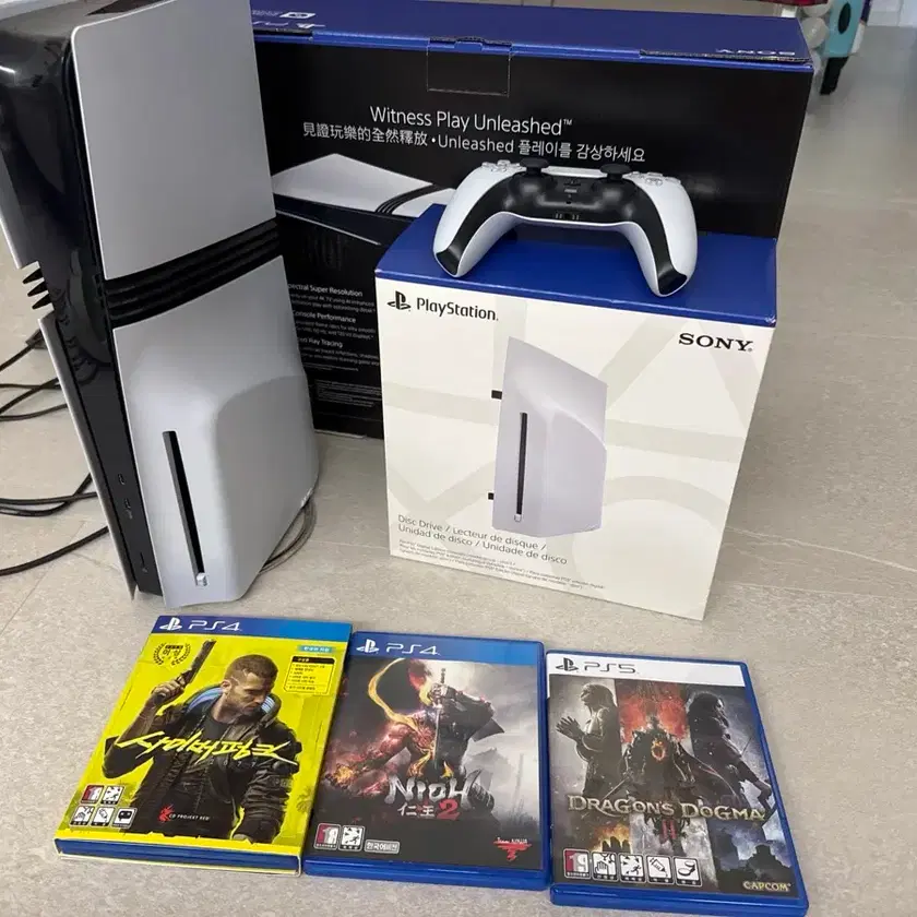 PS5 Pro + Disc Drive + Game CD on Bunjang Global Site.