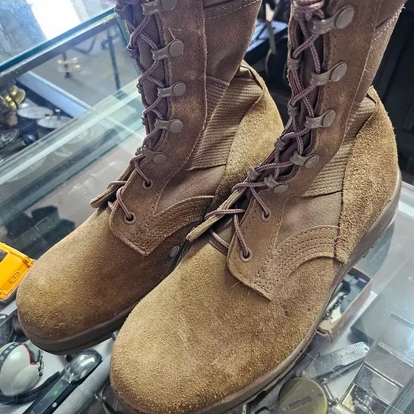 New US military combat boots, size 250 on Bunjang Global Site.