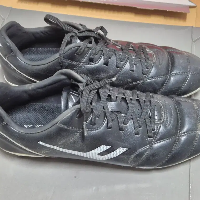 [270] Prospecs Meta HG Football Shoes PC3SC22Y302 on Bunjang Global Site.