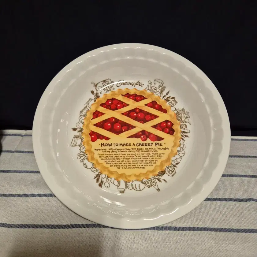 HANKOOK CHINAWARE | 한국도자기 Hankook Chinaware Cherry Pie Plate 1 piece ...