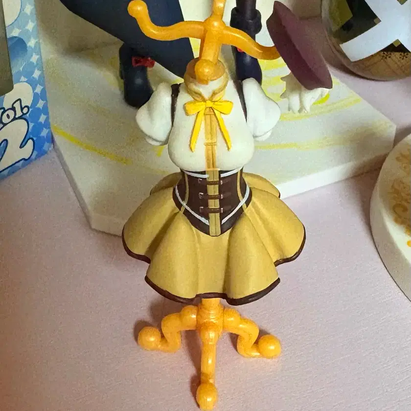 Puella Magi Madoka Magica Tomoe Mami Torso Gacha Figure on Bunjang ...
