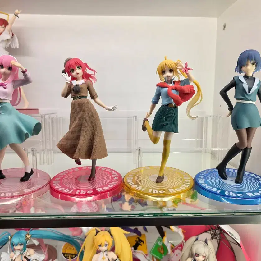 BOCCHI THE ROCK! | 봇치 더 록! Bocchi the Rock! System Service Retro ...