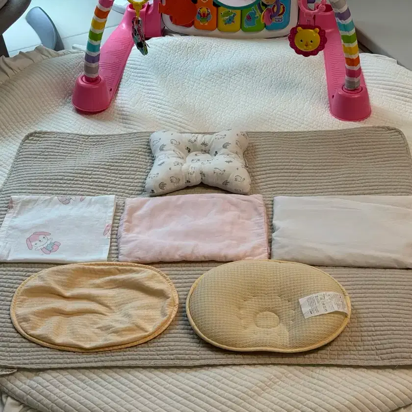 Newborn yooa baby pillow bulk of 3!! #신생아,#유아,#베개 on Bunjang Global Site.