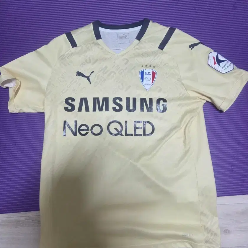 Suwon Samsung uniform on Bunjang Global Site.