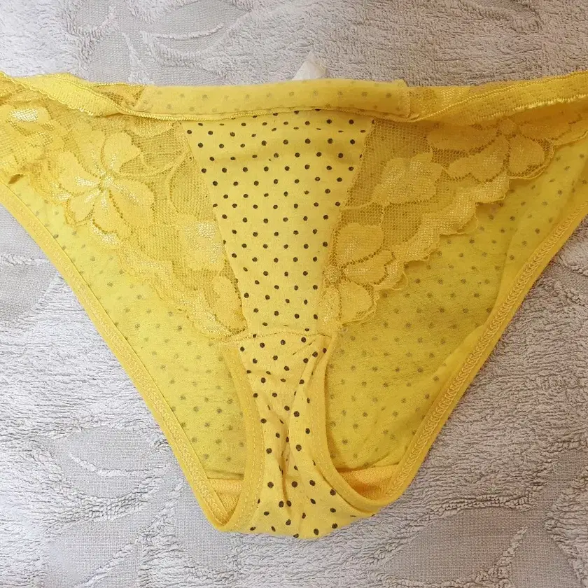 Collectible Used Women's Underwear (Panties) on Bunjang Global Site.