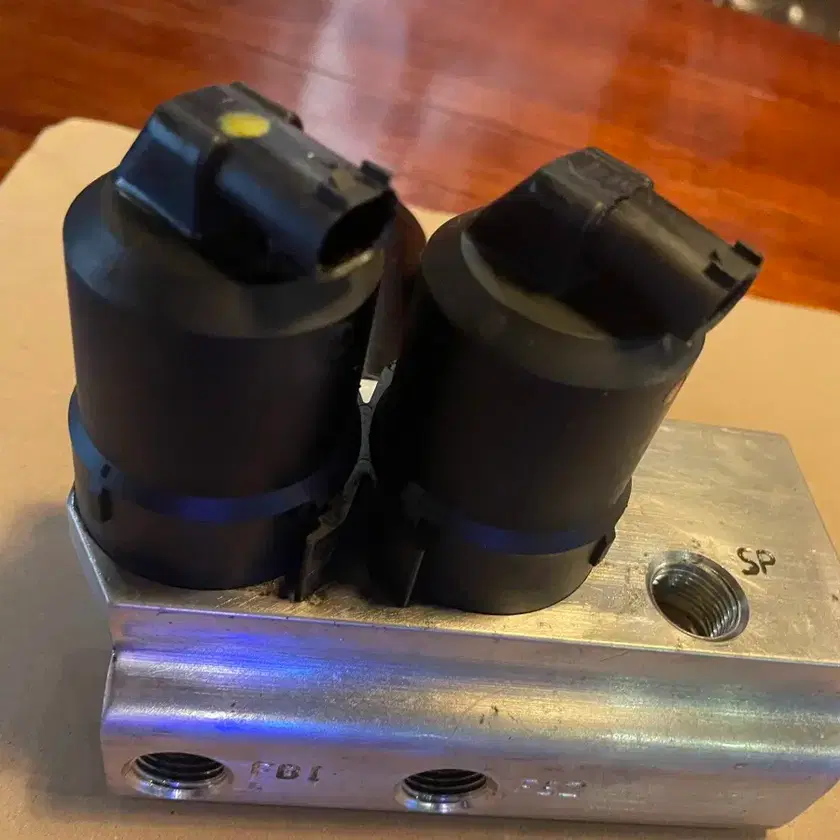 MERCEDES-BENZ | 벤츠 Mercedes-benz W220 ABC valve block on Bunjang Global ...